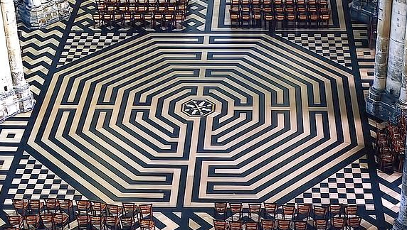 "Squaring the circle" - verbind hemel en aarde in het labyrint